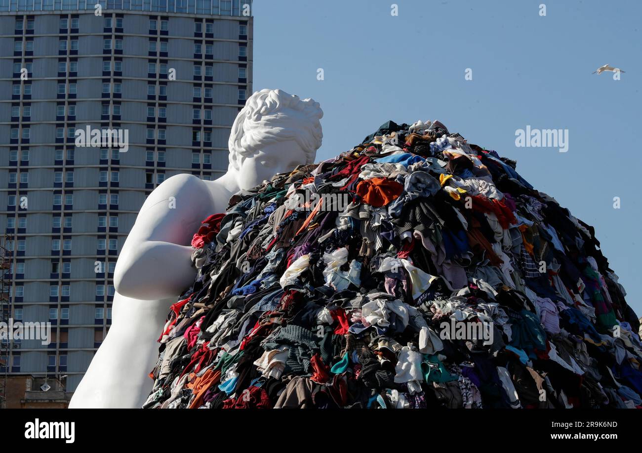 Naples, Italy. 27th June, 2023. Preparation of the installation of the ...