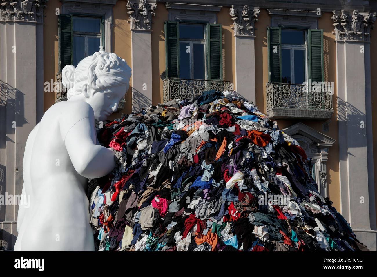 Naples, Italy. 27th June, 2023. Preparation of the installation of the ...