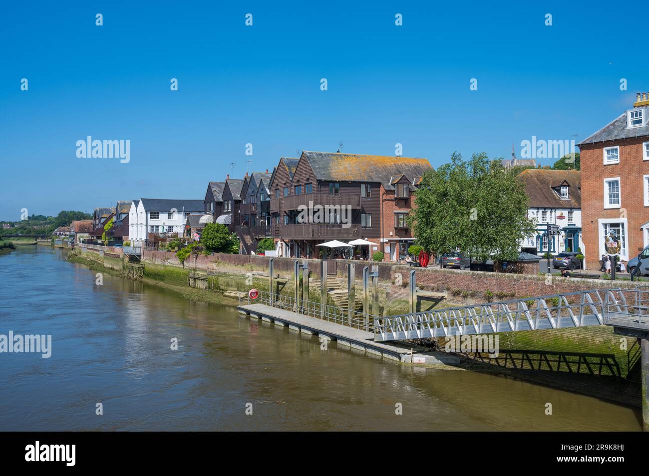 View looking west along the River Arun from Arundel Bridge. Arundel ...