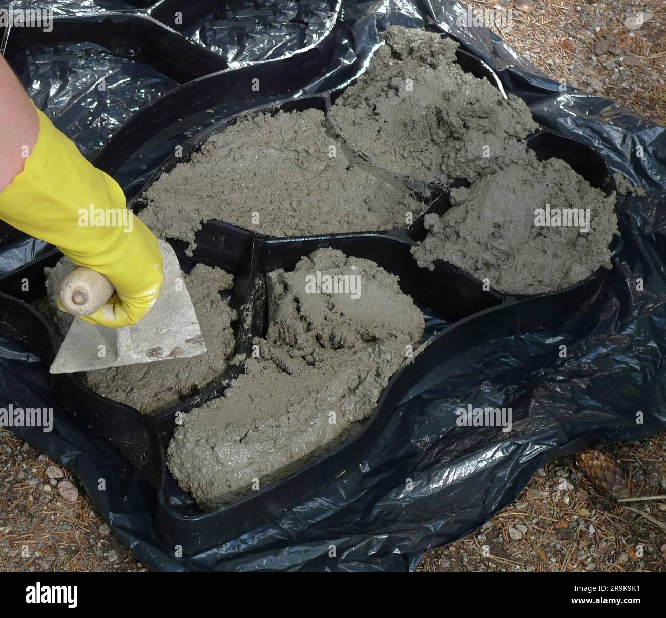 Plastic mold concrete hi-res stock photography and images - Alamy