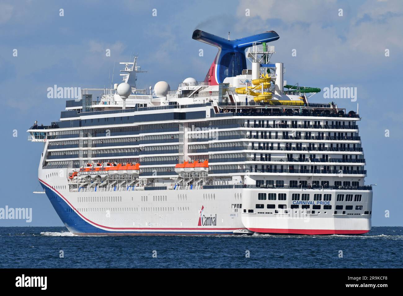 Cruiseship CARNIVAL PRIDE outbound from Kiel Stock Photo - Alamy