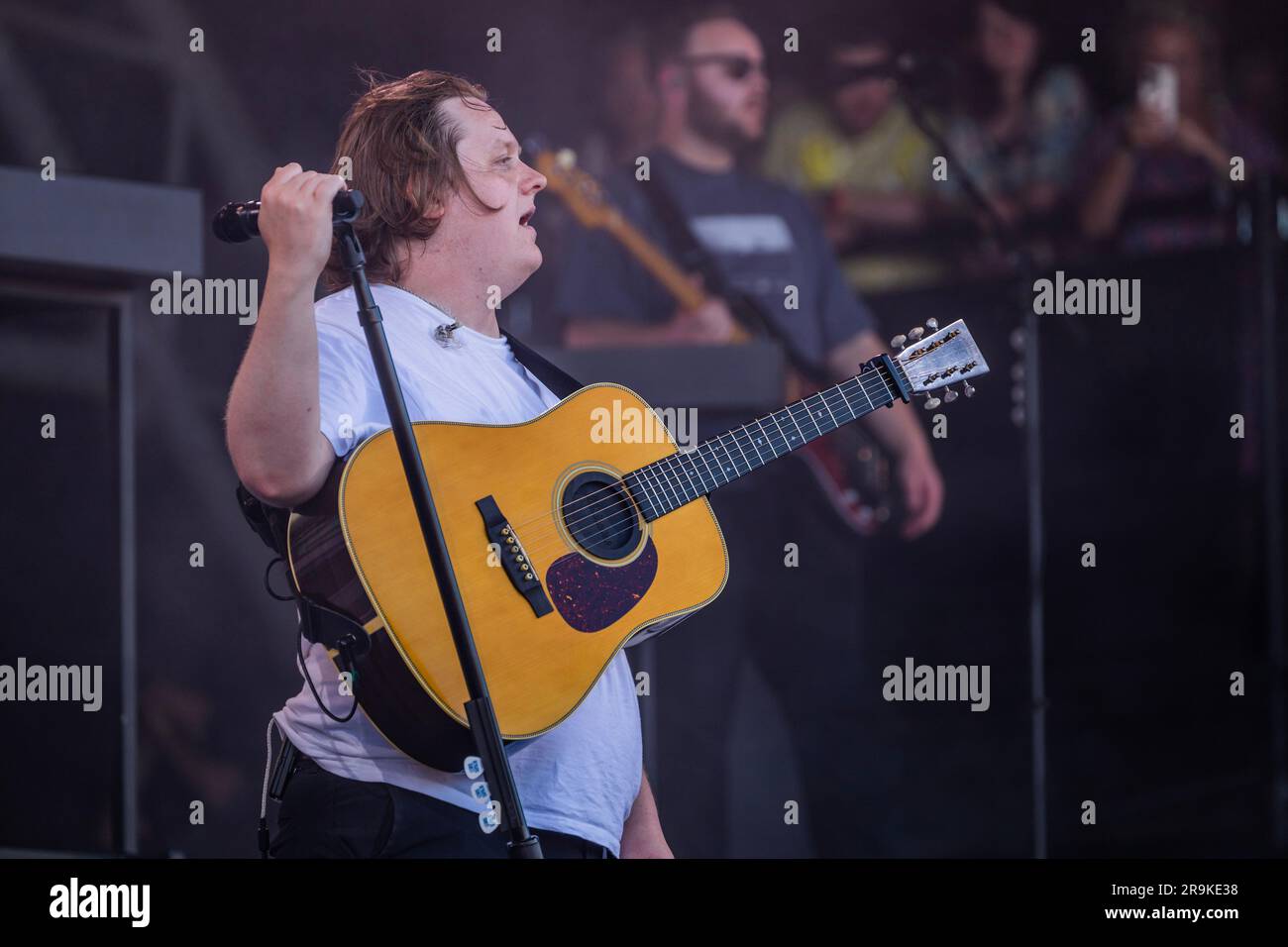 Lewis capaldi 2023 hi-res stock photography and images - Alamy