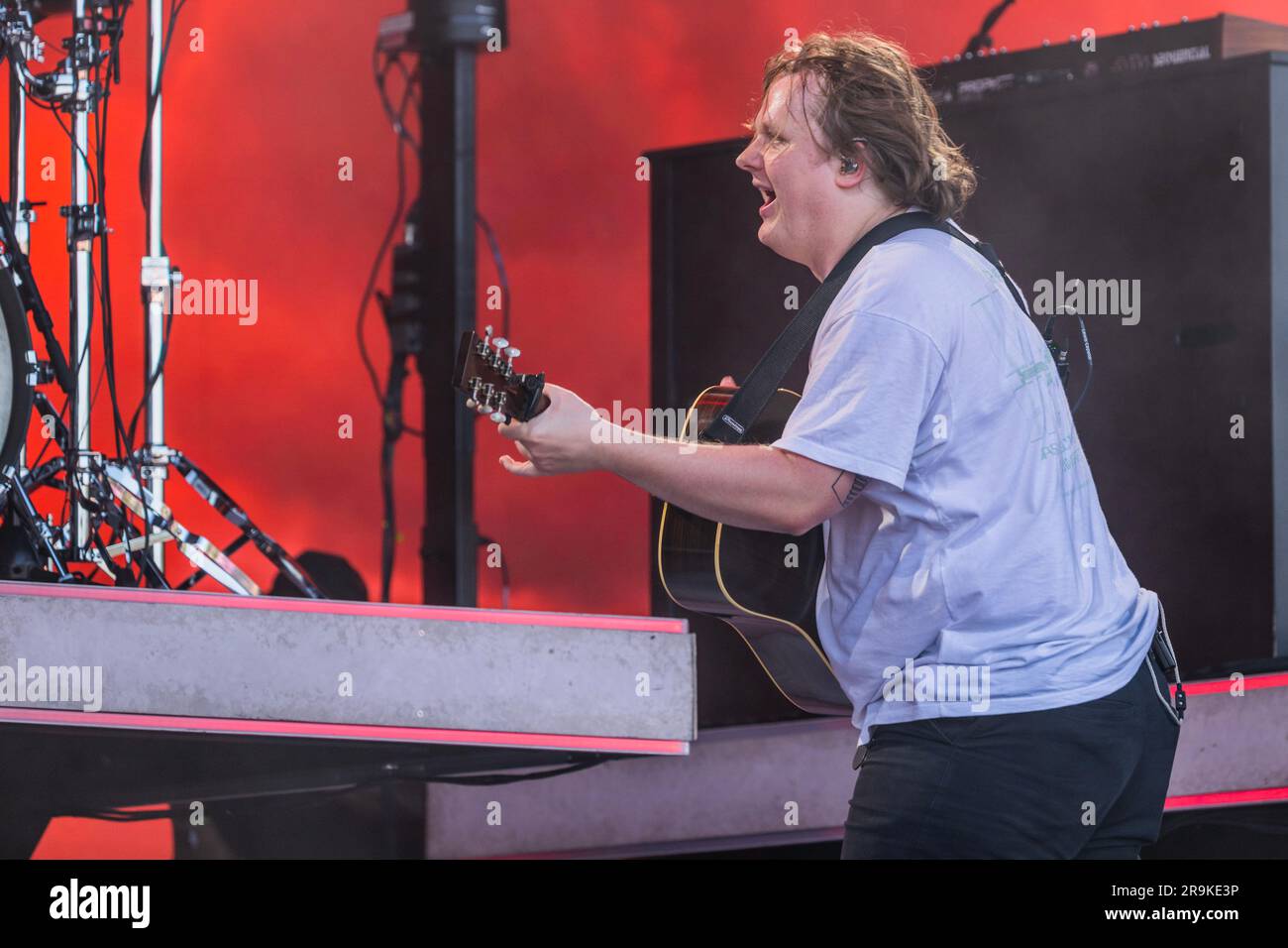 Lewis Capaldi plays the Pyramid Stage - Saturday at the 2023 ...