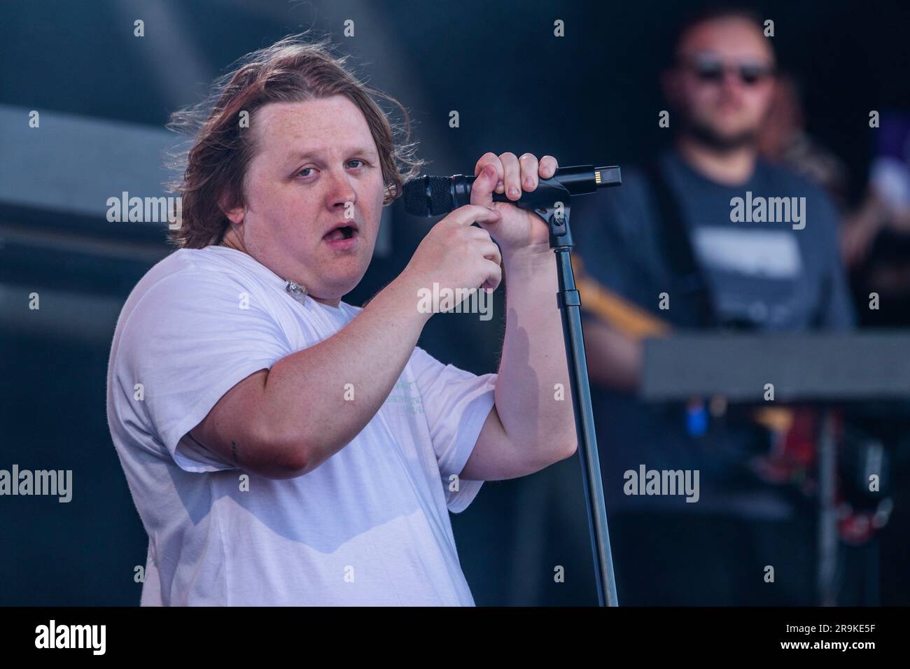Lewis Capaldi plays the Pyramid Stage - Saturday at the 2023 ...