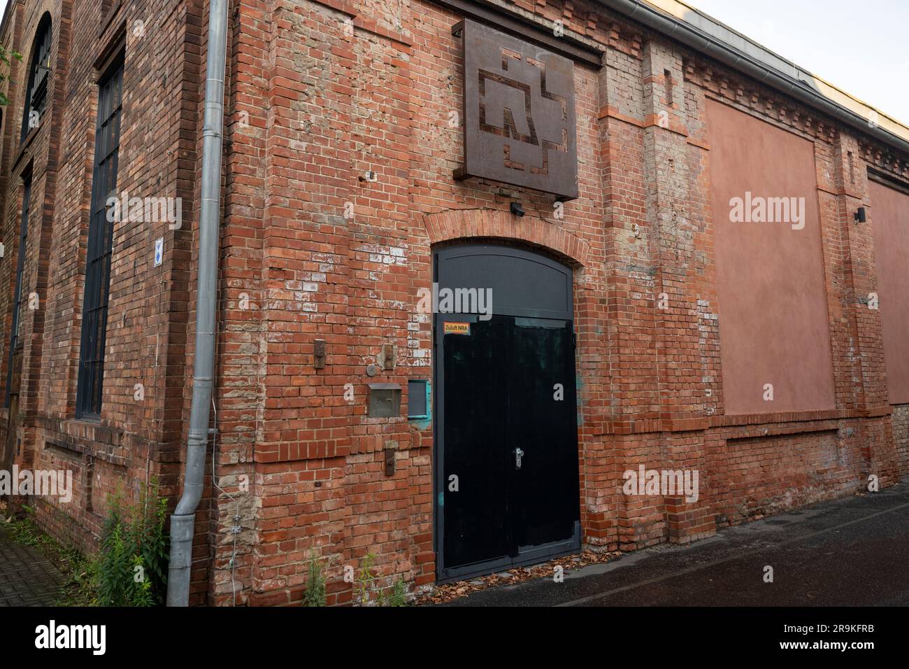 Paint damaged windows hi-res stock photography and images - Alamy