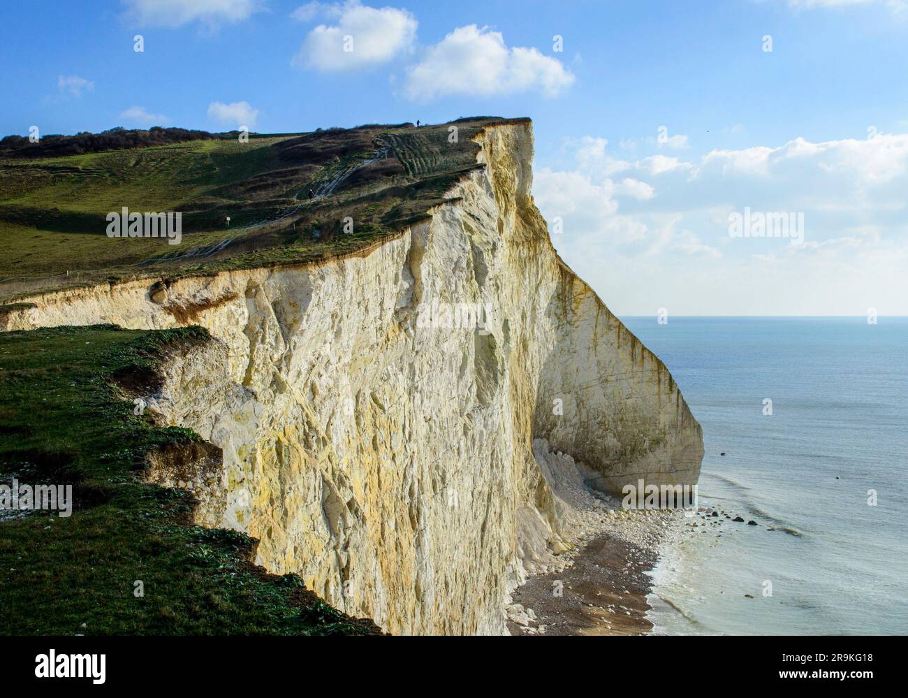 Side view cliff edge britain hi-res stock photography and images - Alamy