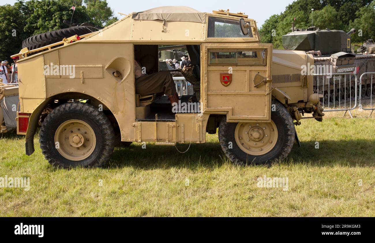 British Army WW II Morris Commercial C8 FAT (Field Artillery Tractor ...
