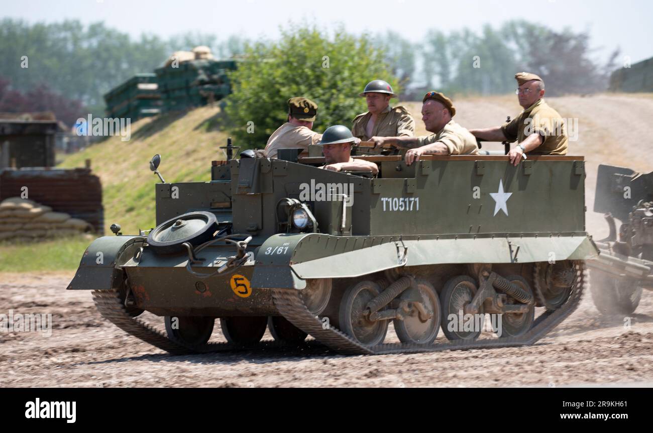 Universal carrier hi-res stock photography and images - Alamy