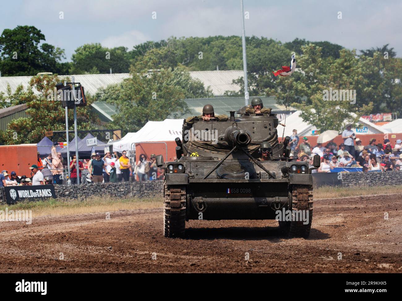 AMX-13 is a French light tank. Char 13t-75 Modèle 51. Tankfeast 23 ...