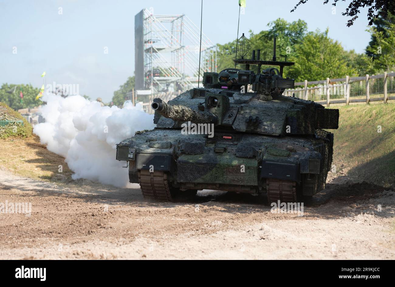 Challenger 2 megatron tank hi-res stock photography and images - Alamy