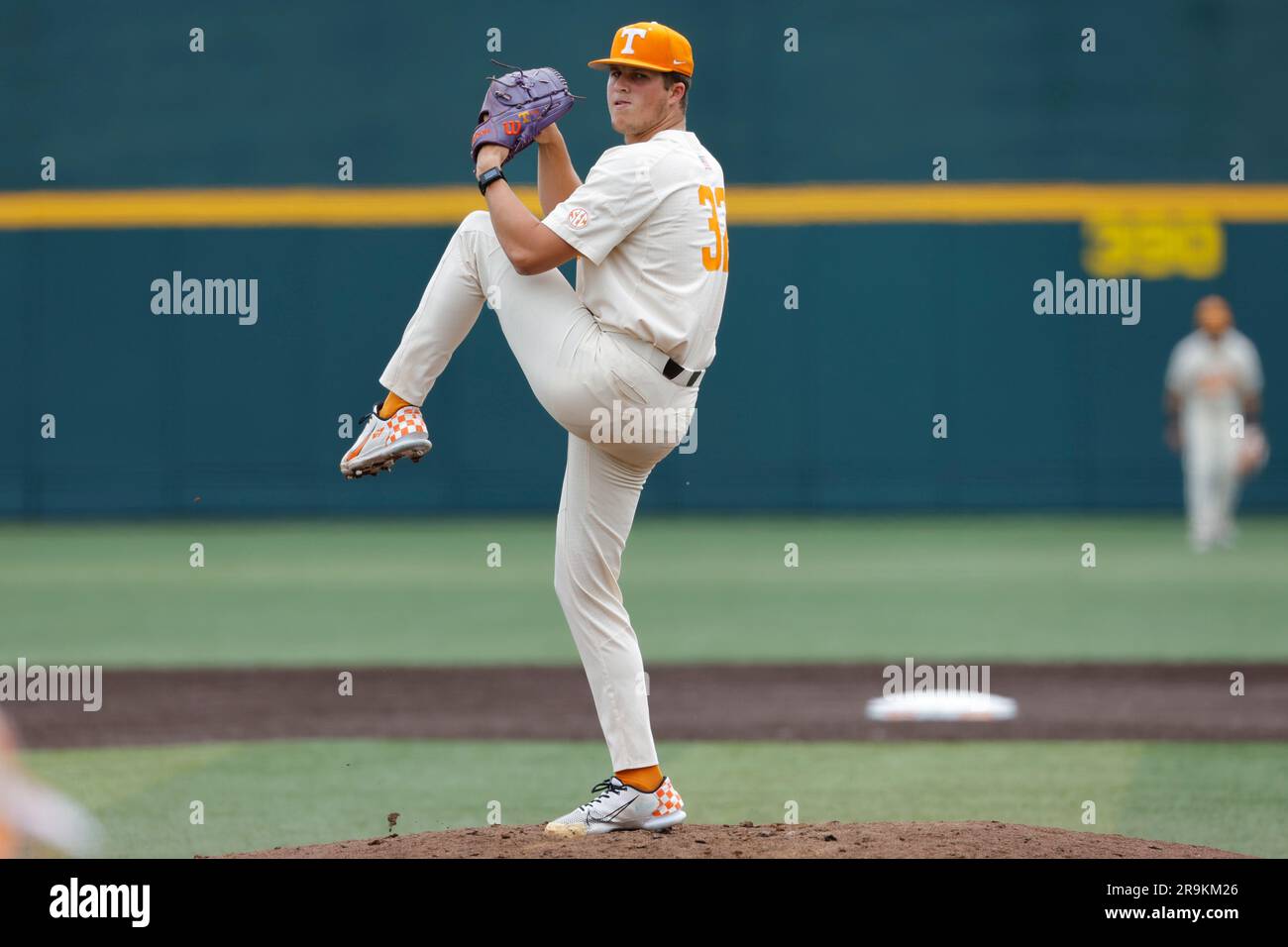 Tennessee Volunteers starting pitcher Drew Beam (32) in action against ...