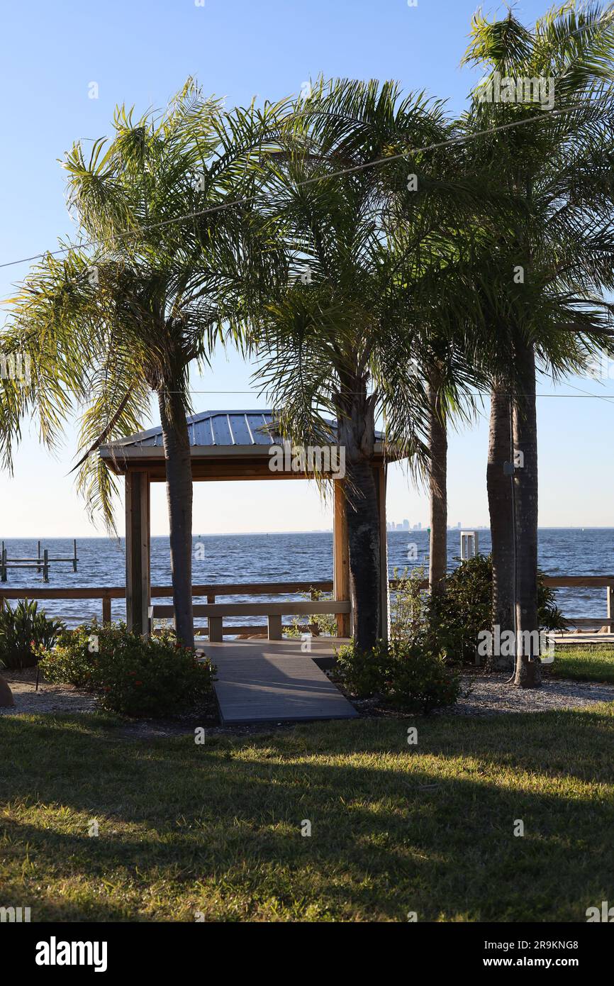Arch on the beach hi-res stock photography and images - Alamy