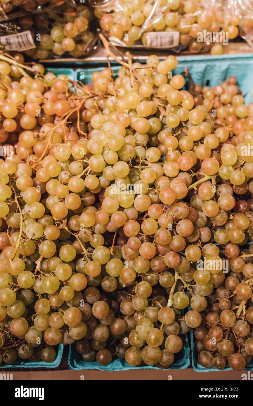 green muscat grapes in grocery store, market Stock Photo - Alamy