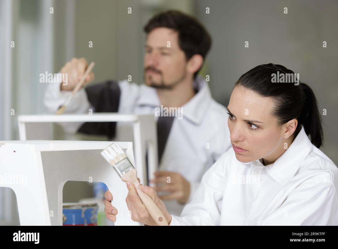 Customizing workshop hi-res stock photography and images - Alamy