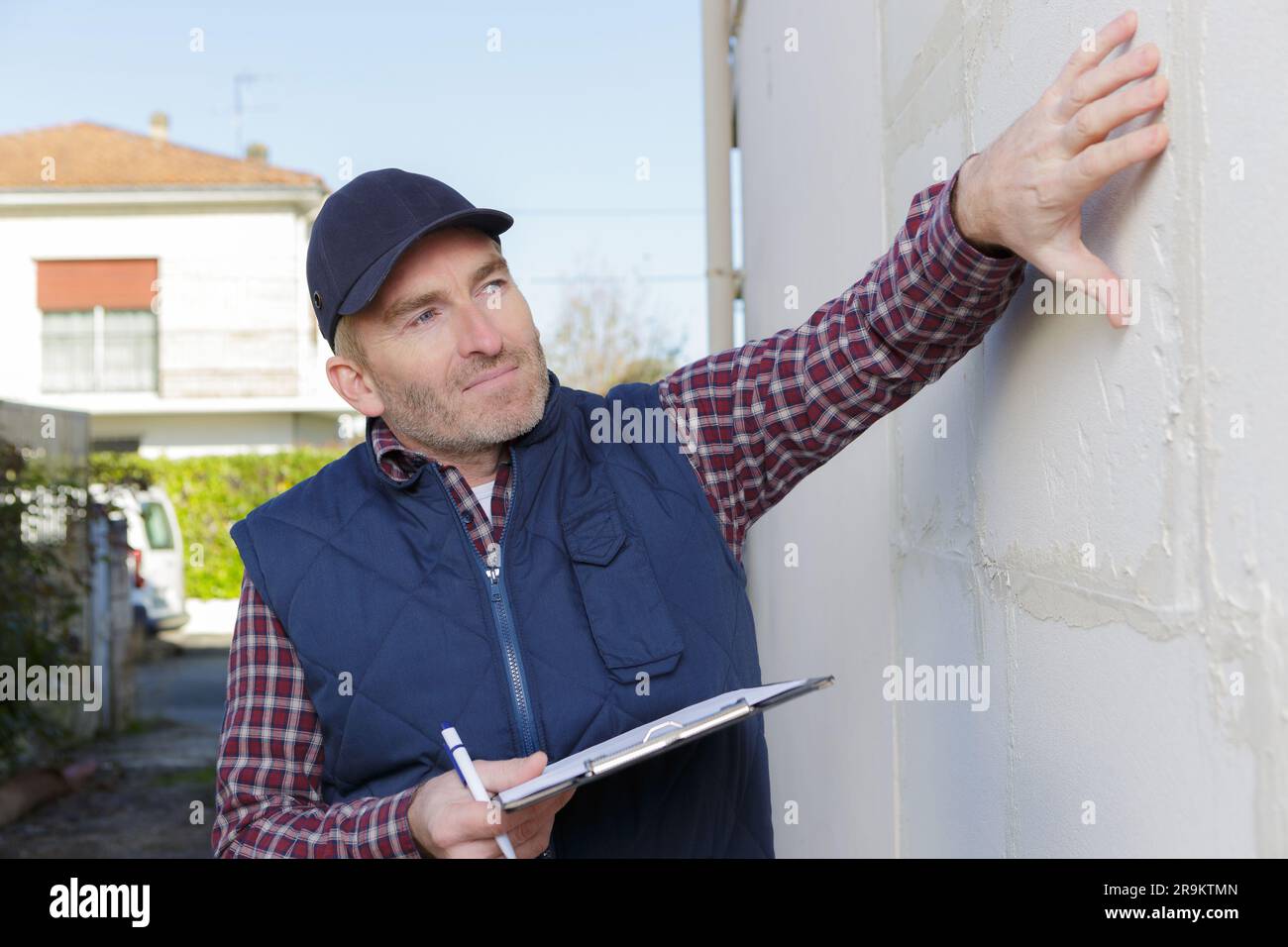 Tradesman quote hi-res stock photography and images - Alamy
