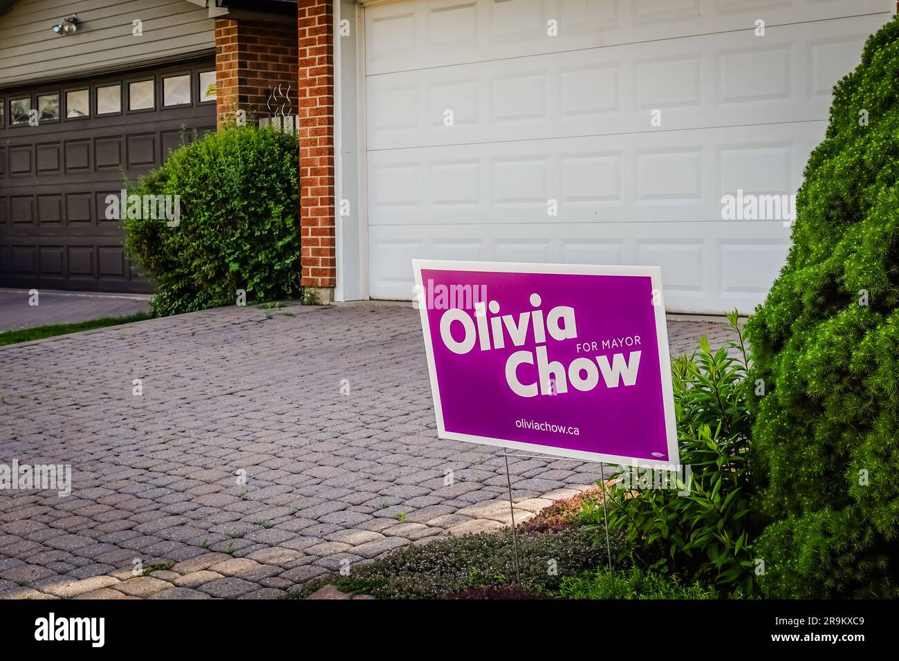 Olivia chow for mayor voting sign hi-res stock photography and images ...