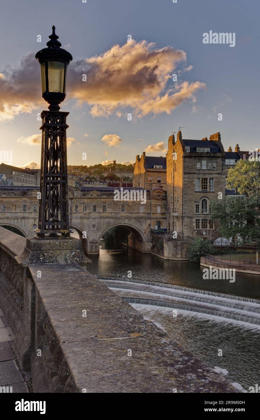 Pulteney Bridge Bath sunset Stock Photo - Alamy