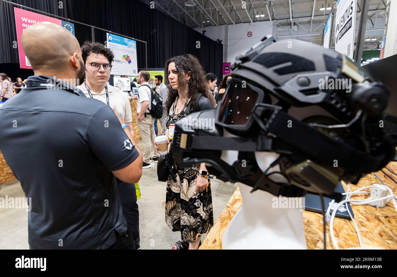 Start booth hi-res stock photography and images - Alamy