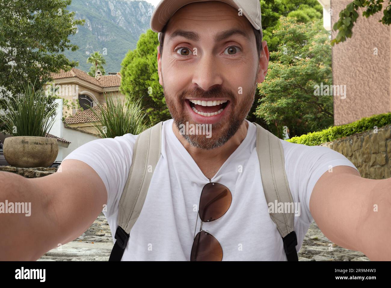 Man selfie view city street hi-res stock photography and images - Alamy
