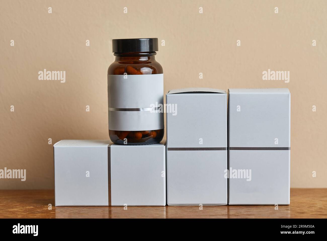 Supplement box shelf hi-res stock photography and images - Alamy