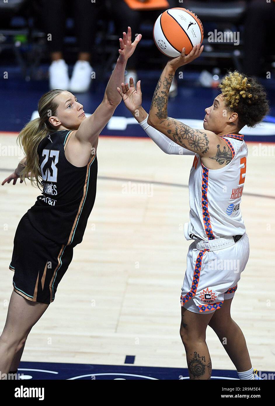 Connecticut Sun's Natisha Hiedeman (2) shoots against New York Liberty ...