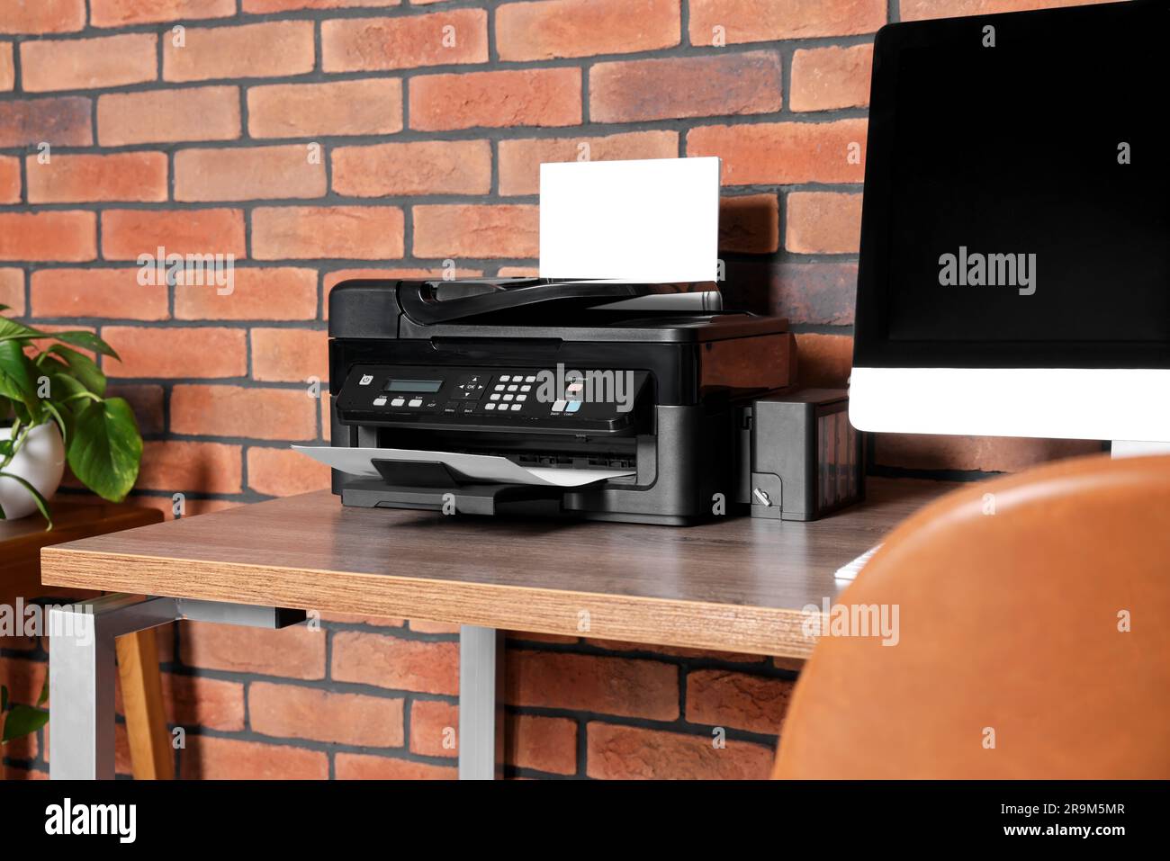 Modern computer setup and printer hi-res stock photography and images ...