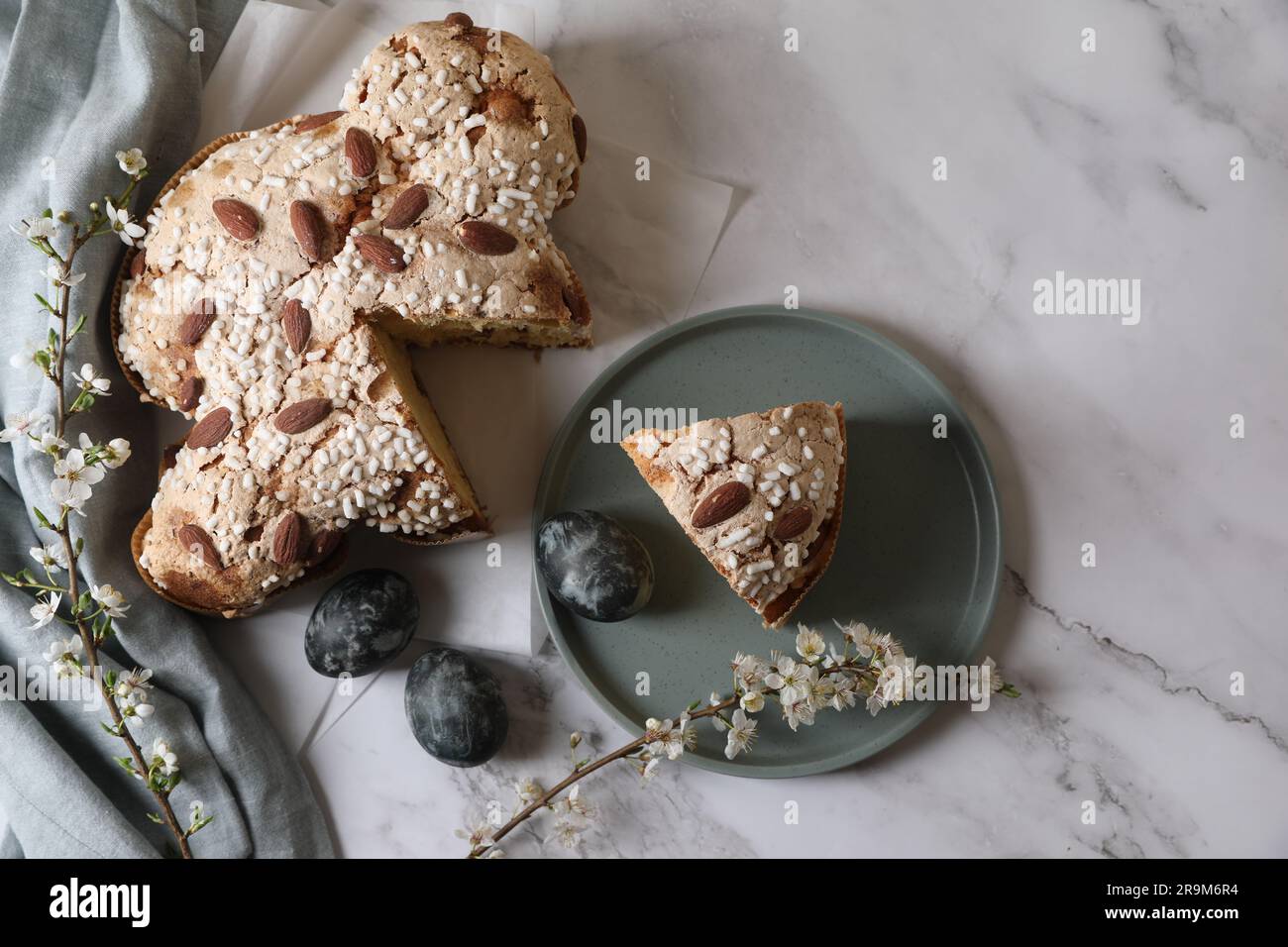 Delicious Italian Easter dove cake (traditional Colomba di Pasqua ...