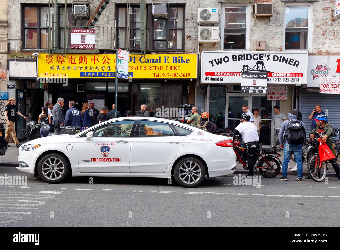 Nyc fire marshals hi-res stock photography and images - Alamy