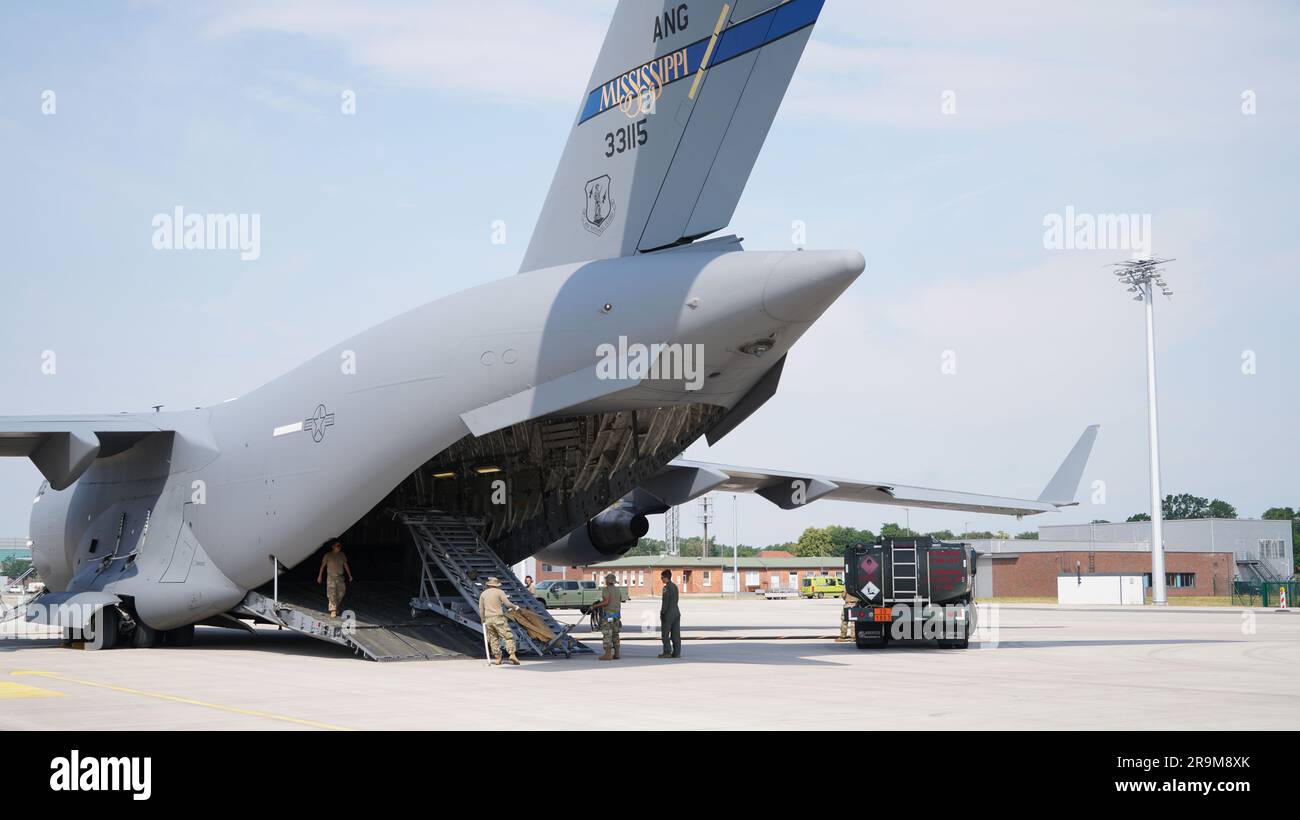 172nd airlift wing hi-res stock photography and images - Alamy