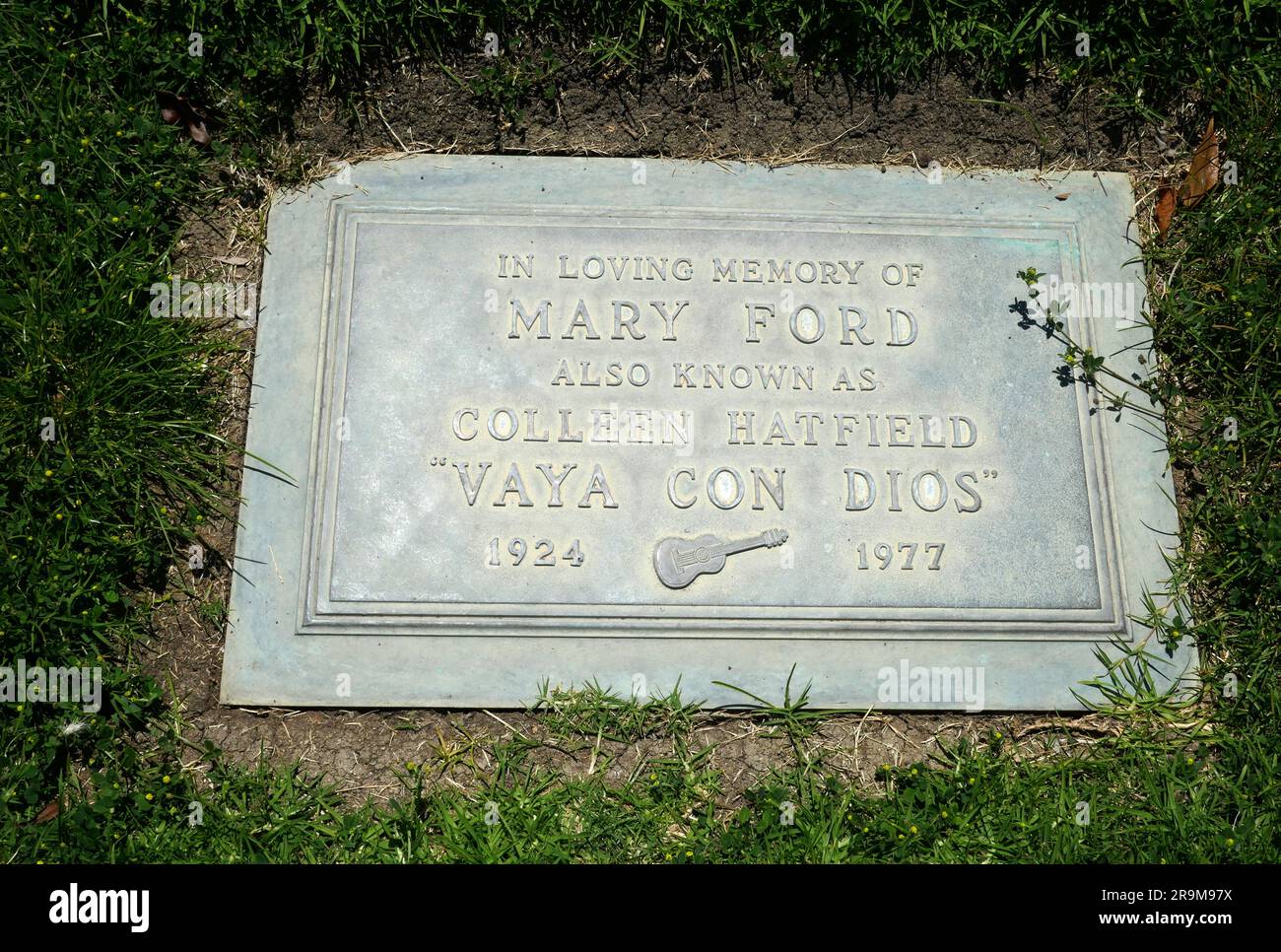 Ford park cemetery hi-res stock photography and images - Alamy