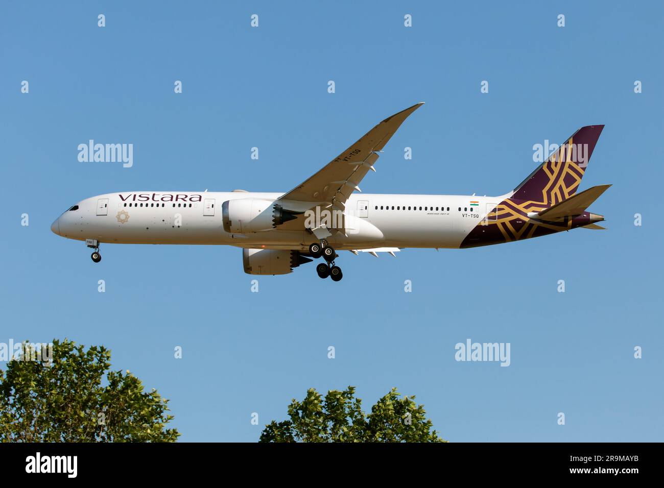 Tata sia airlines hi-res stock photography and images - Alamy