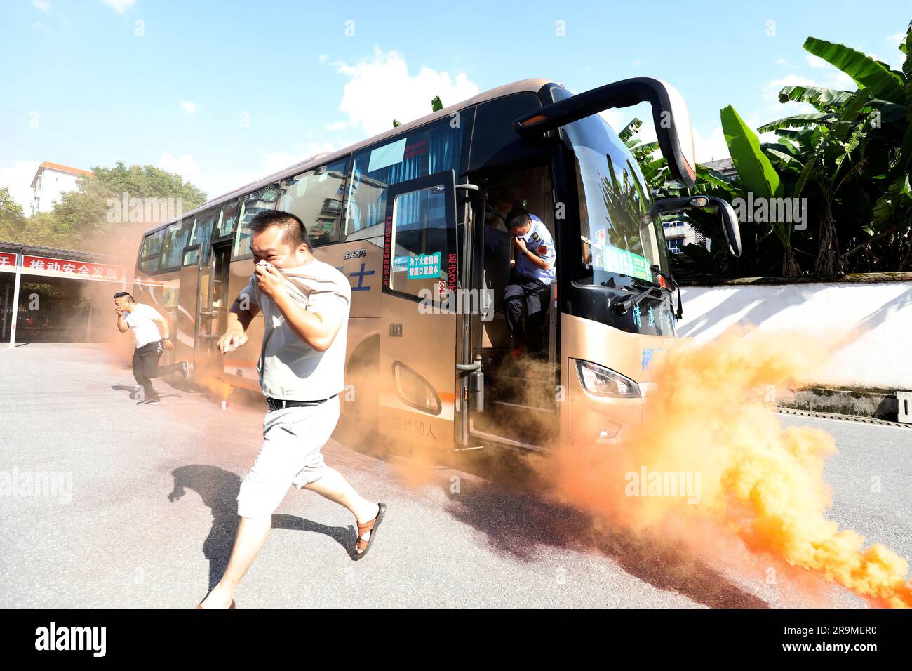 Evacuation bus hi-res stock photography and images - Alamy
