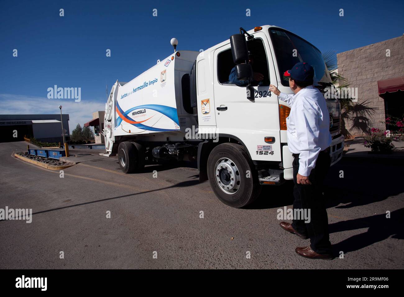 Garbage collection, Municipal public services, garbage collection in ...