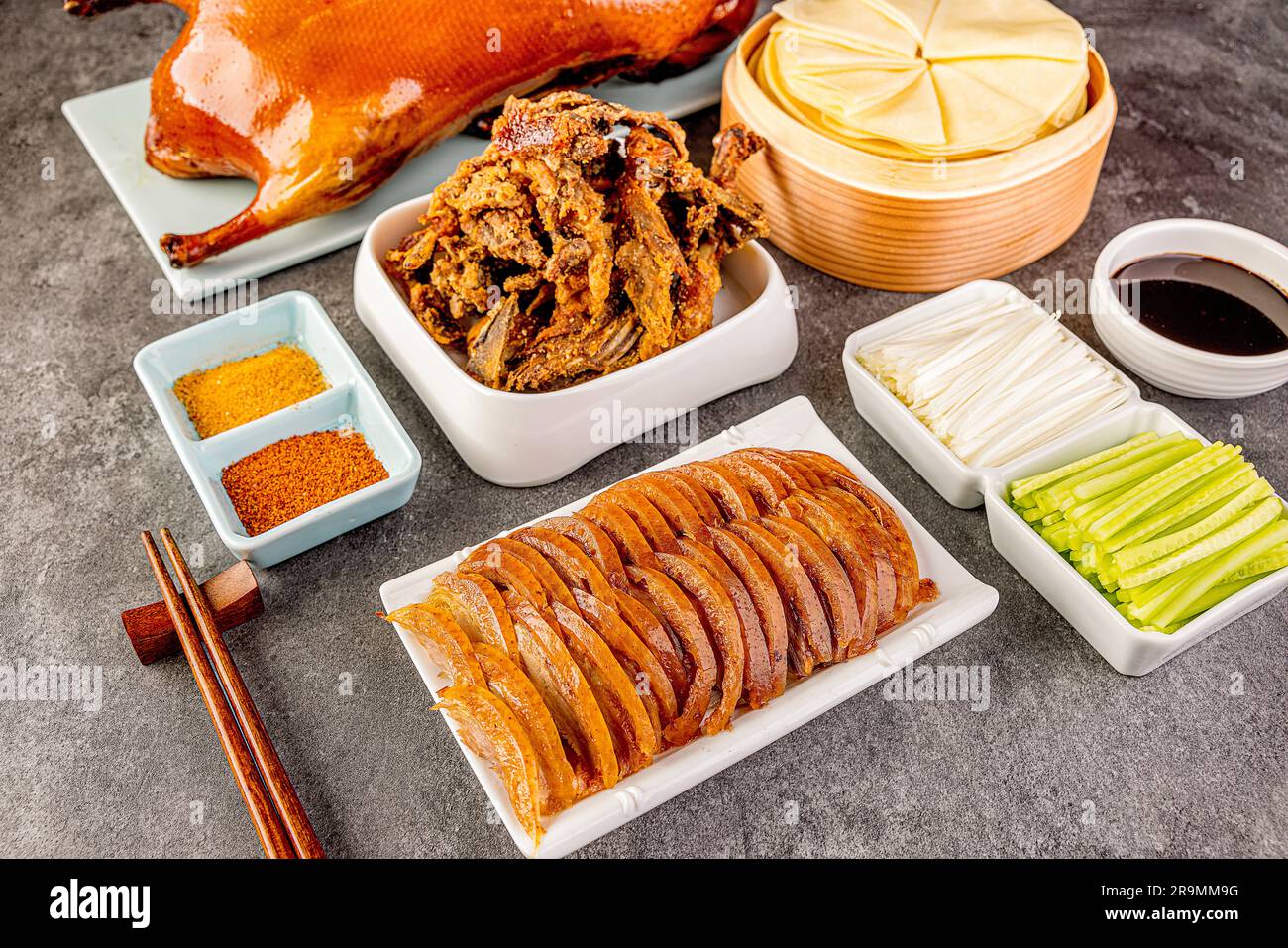 Cutting of Peking Roast Duck,Beijing roasted Duck Stock Photo - Alamy
