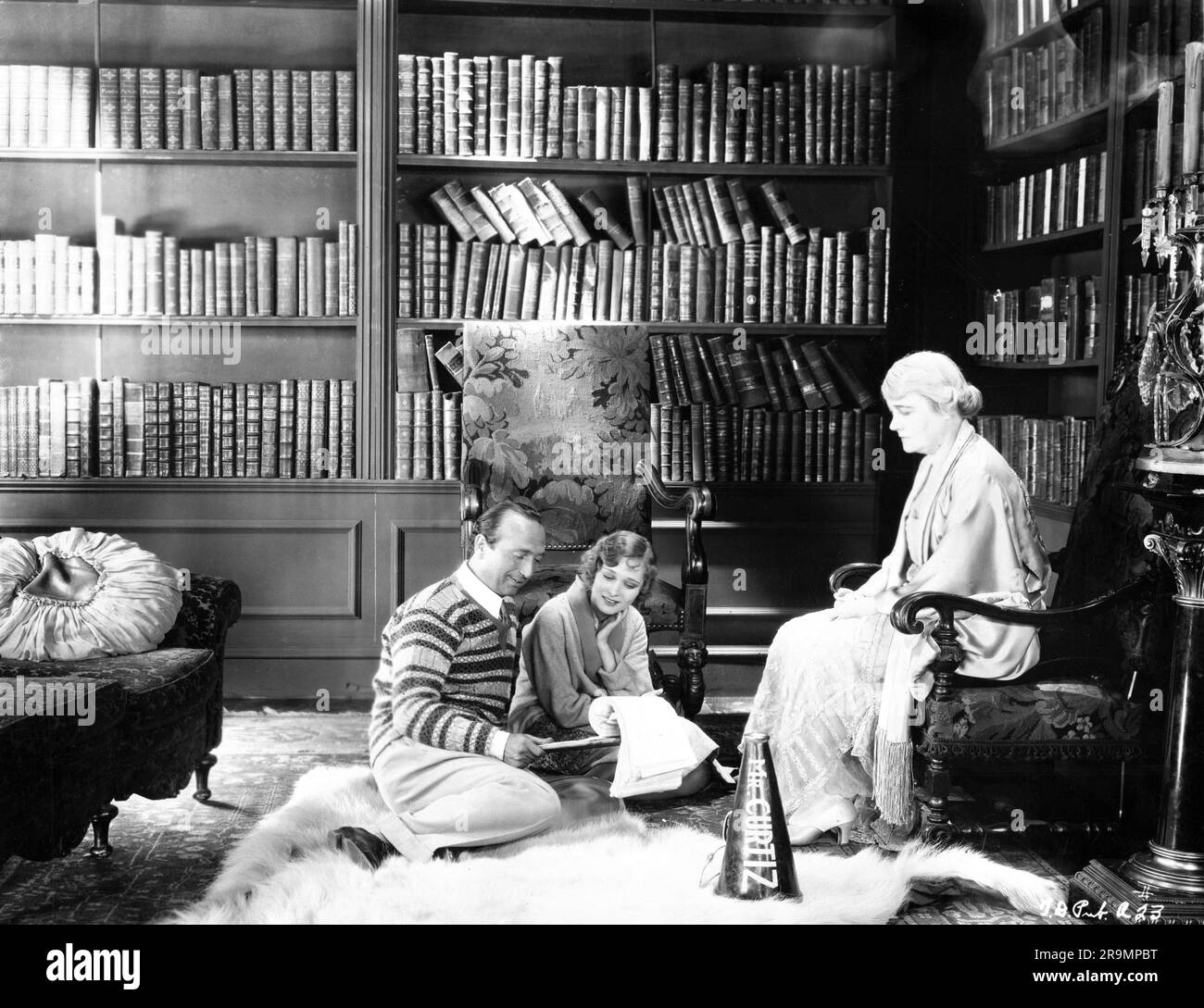 Director MICHAEL CURTIZ (directing his 1st American film) DOLORES COSTELLO and LOUISE DRESSER on ...