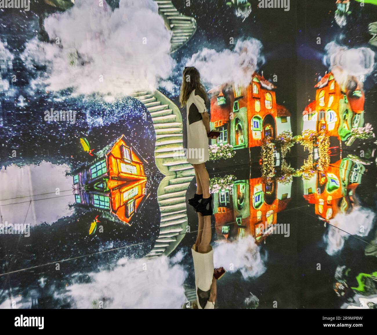 Multidimensional colors hi-res stock photography and images - Alamy