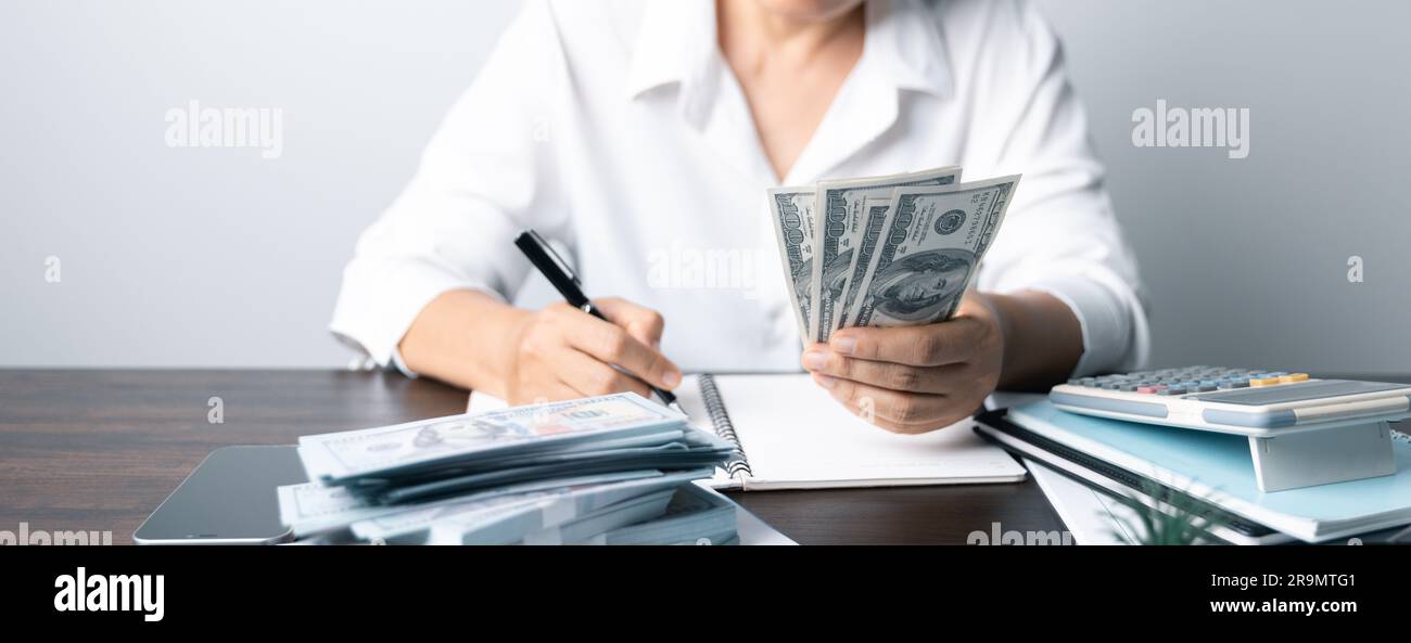 100 dollar cash bill is the biggest note bank. Financial investment ...