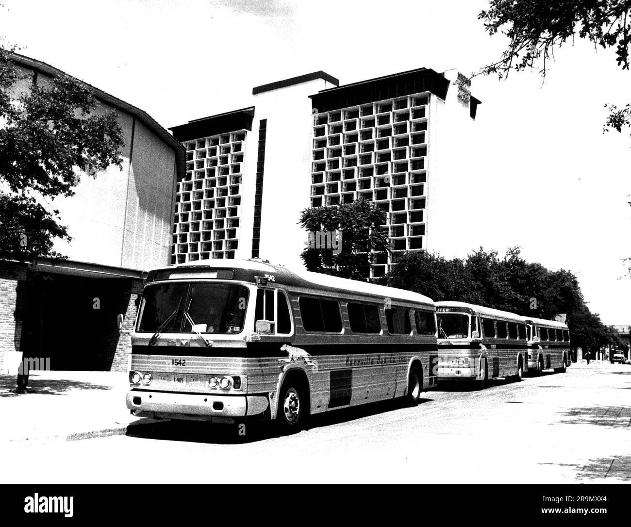 Bus company hi-res stock photography and images - Alamy