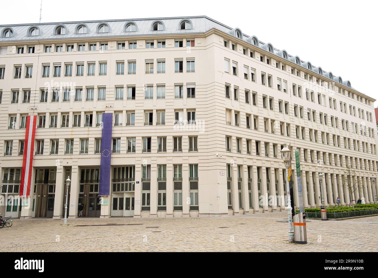 Bmi building hi-res stock photography and images - Alamy