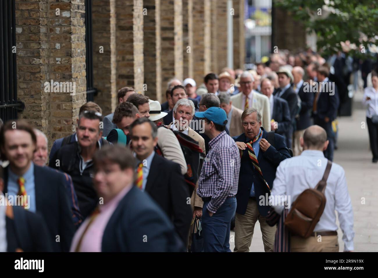 Mcc members queue hi-res stock photography and images - Alamy