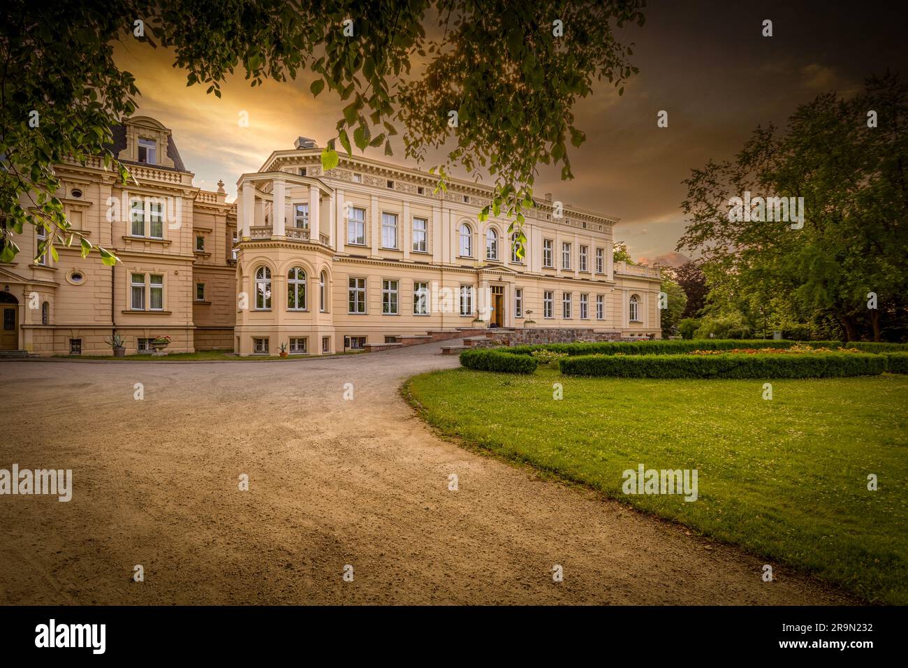Palace and park complex in Ostromecko, Poland Stock Photo - Alamy
