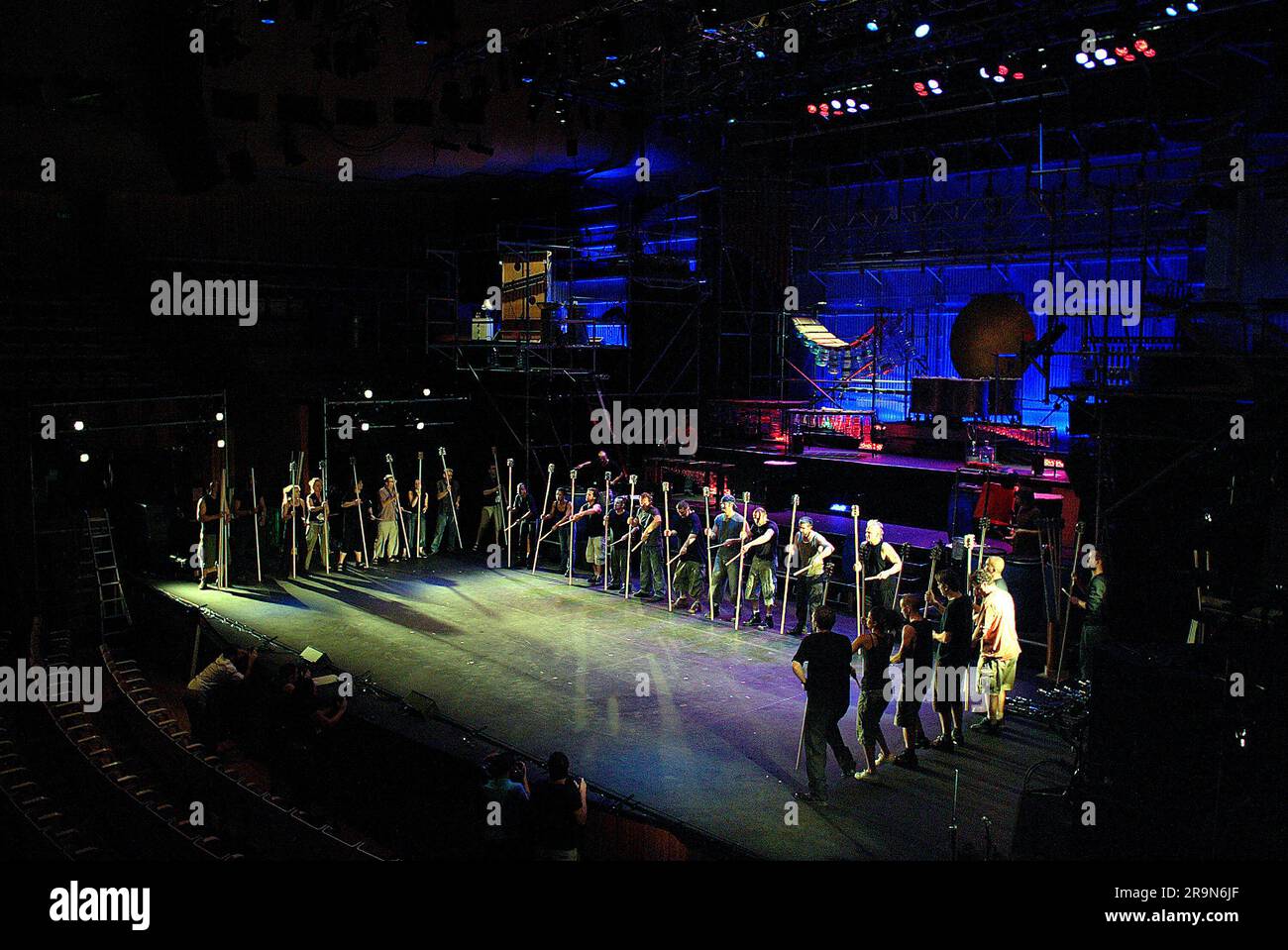Stomp stage hi-res stock photography and images - Alamy