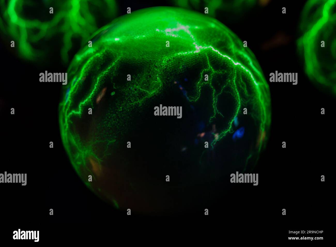 Electric current in a sphere Stock Photo - Alamy