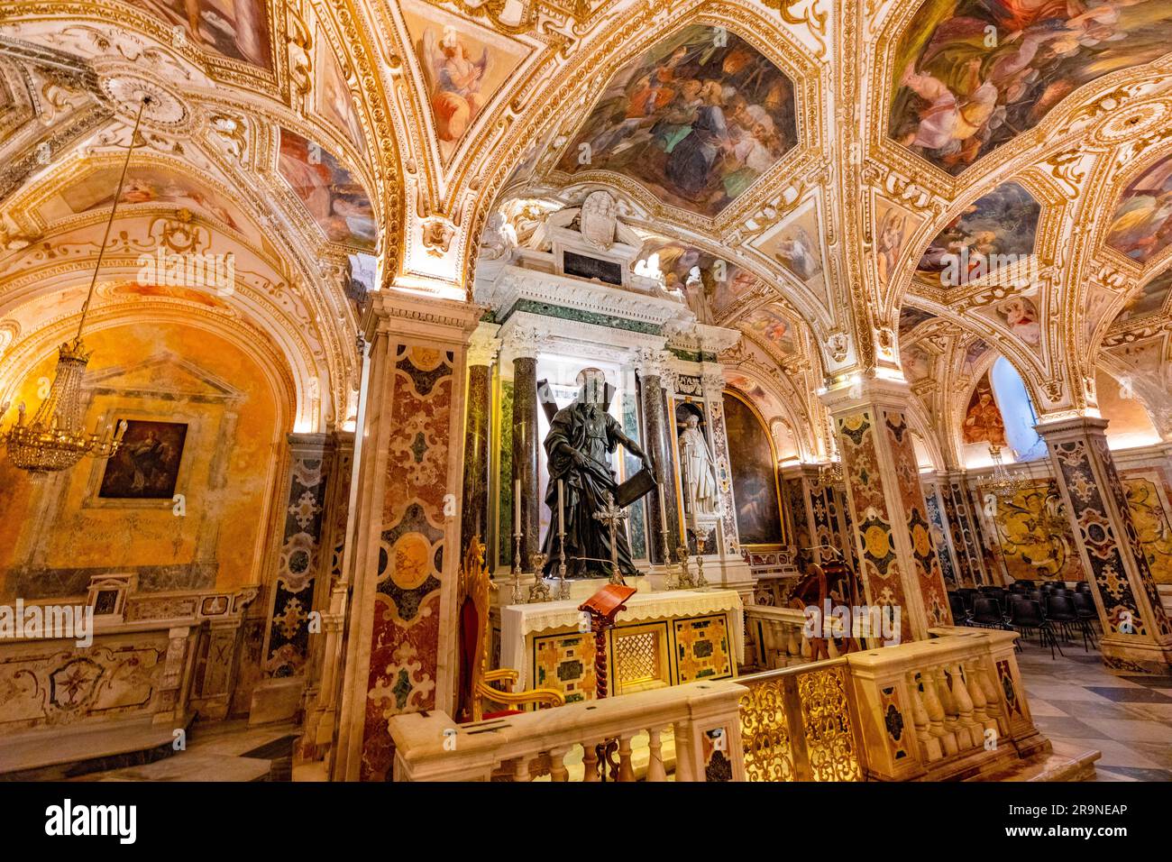 Duomo cathedral crypt hi-res stock photography and images - Alamy