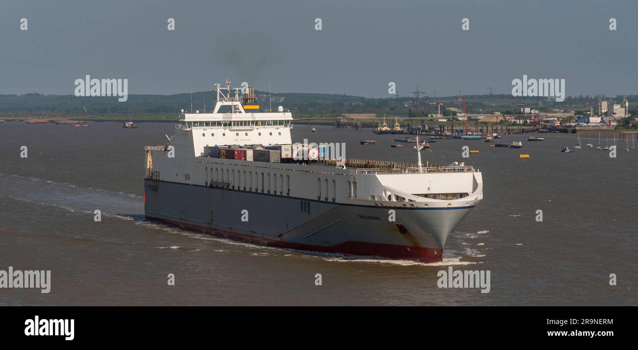 Essex water ship estuary hi-res stock photography and images - Alamy