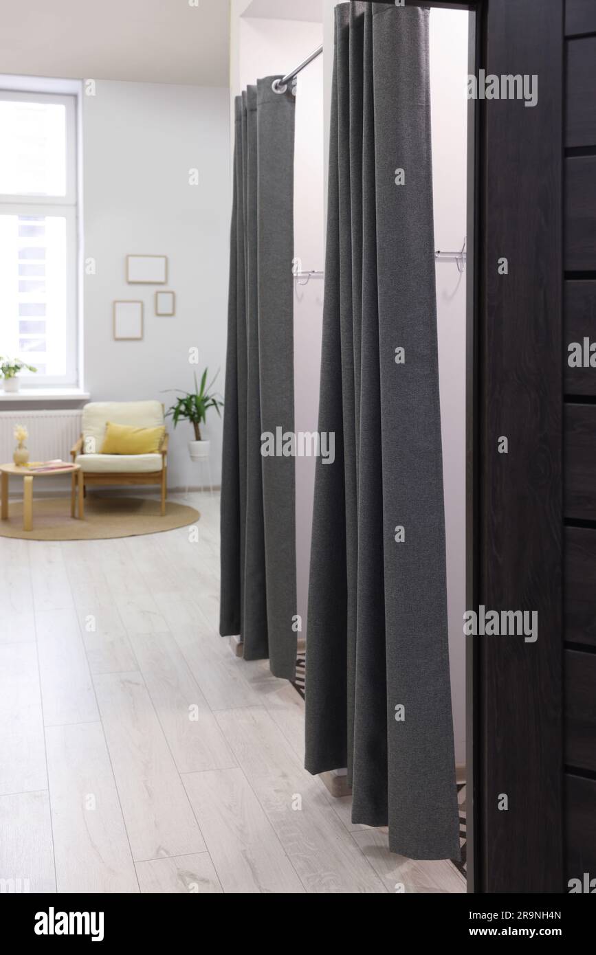 Dressing rooms in fashion store. Interior design Stock Photo - Alamy