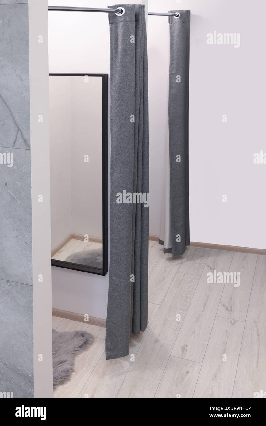 Dressing rooms in fashion store. Interior design Stock Photo - Alamy