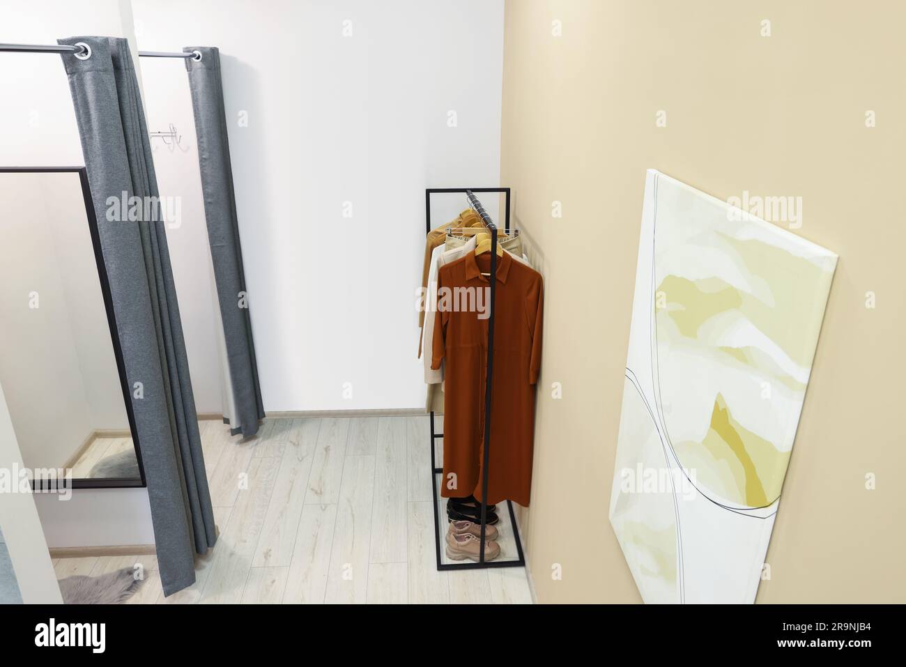 Dressing rooms in fashion store. Interior design Stock Photo - Alamy