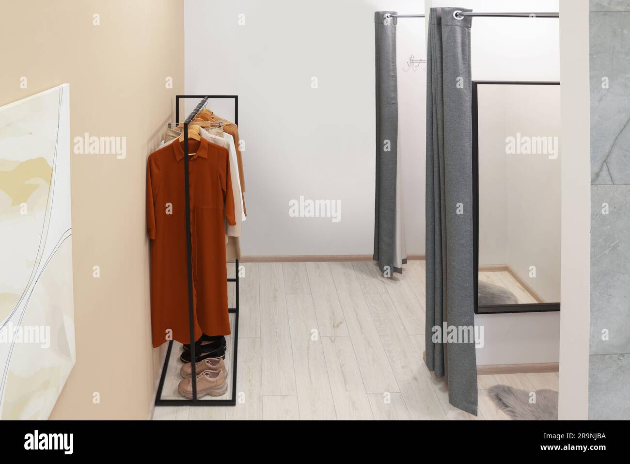 Dressing rooms in fashion store. Interior design Stock Photo - Alamy