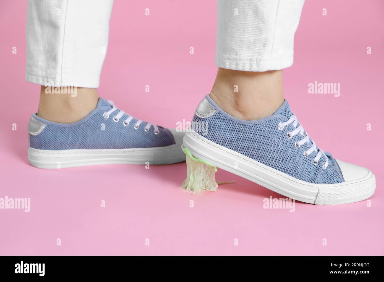 Chewing gum stuck on shoe hi-res stock photography and images - Alamy
